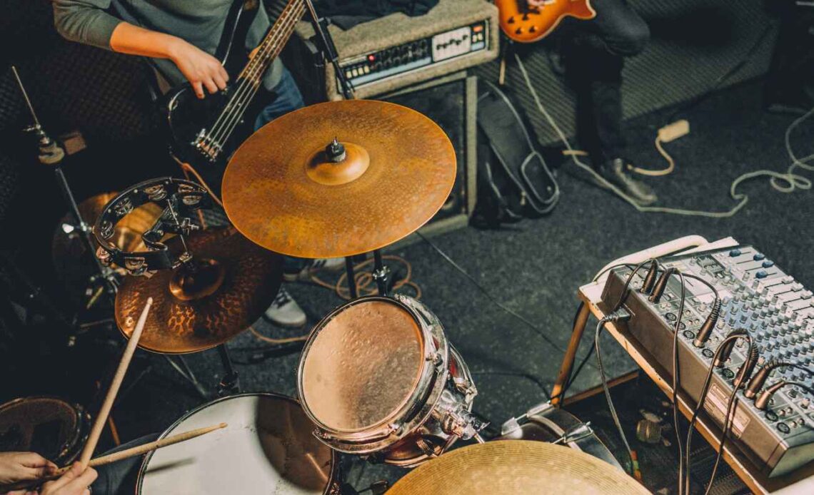 17 Best Practice Amplifiers That Most Pros Use Today