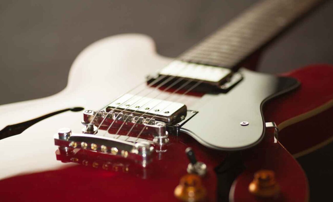 17 Best Guitar Strings For Blues Of All Time | Guitar Based