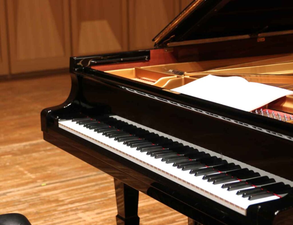 111+ Piano Memes, Jokes & Puns That'll Tickle Your Funny Bone And Your Keys